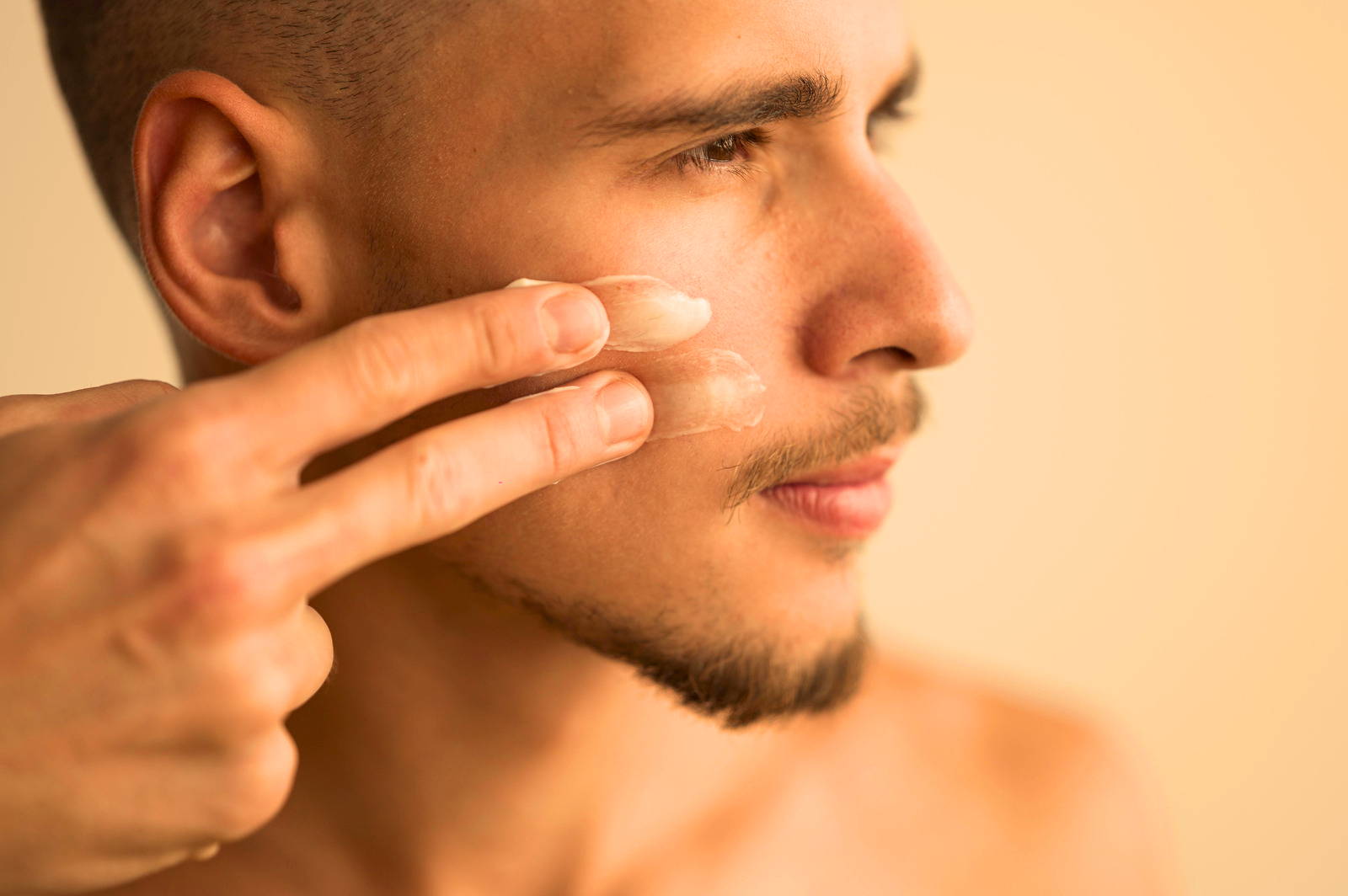 7 Easy Steps in Applying Men's Concealer | Gentlehomme